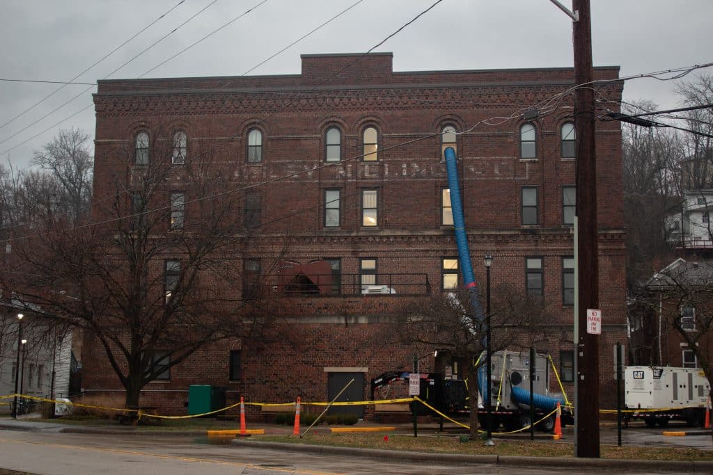 Thirty Athens residents temporarily displaced by Union Street fire ...