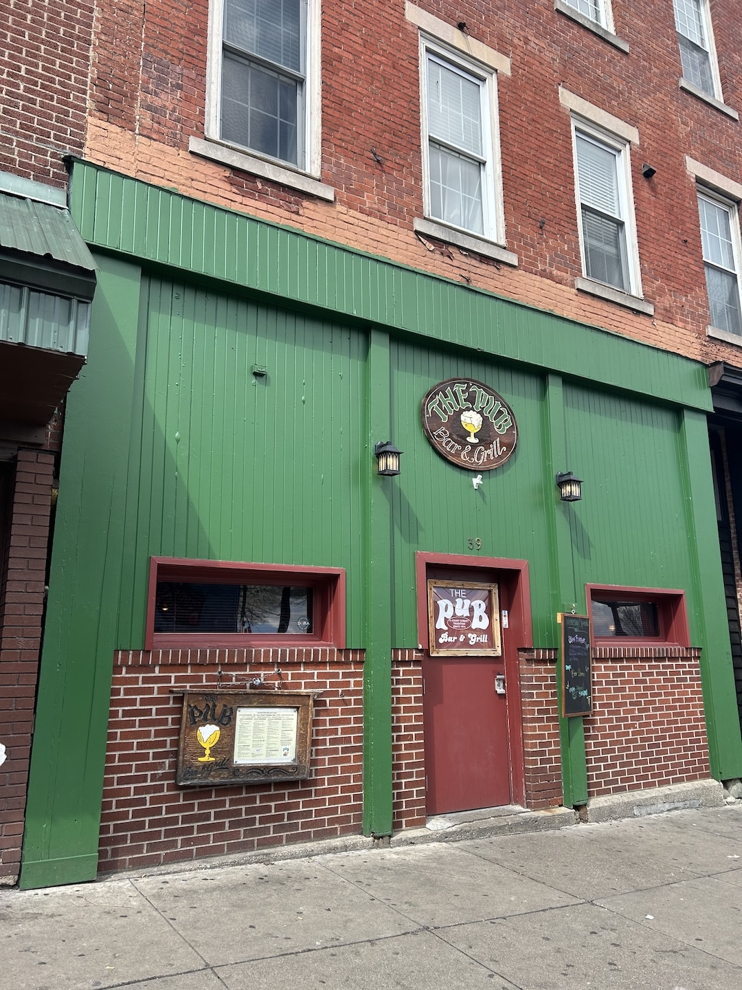 The Pub celebrates 50 years of food, friends and festivity on Court ...